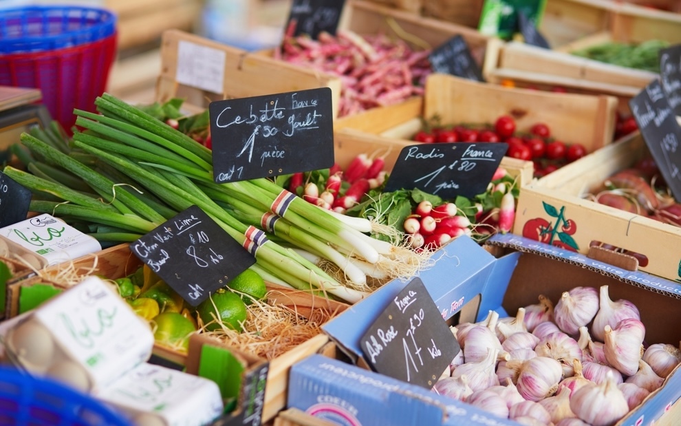 Raspail organic market | Shopping in Rennes-Sèvres, Paris