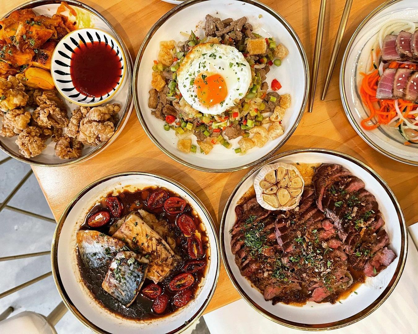Holy Gaw | Restaurants in Wan Chai, Hong Kong