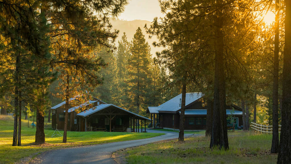 11 Best Dude Ranch/Luxury Ranch Resorts in the U.S.