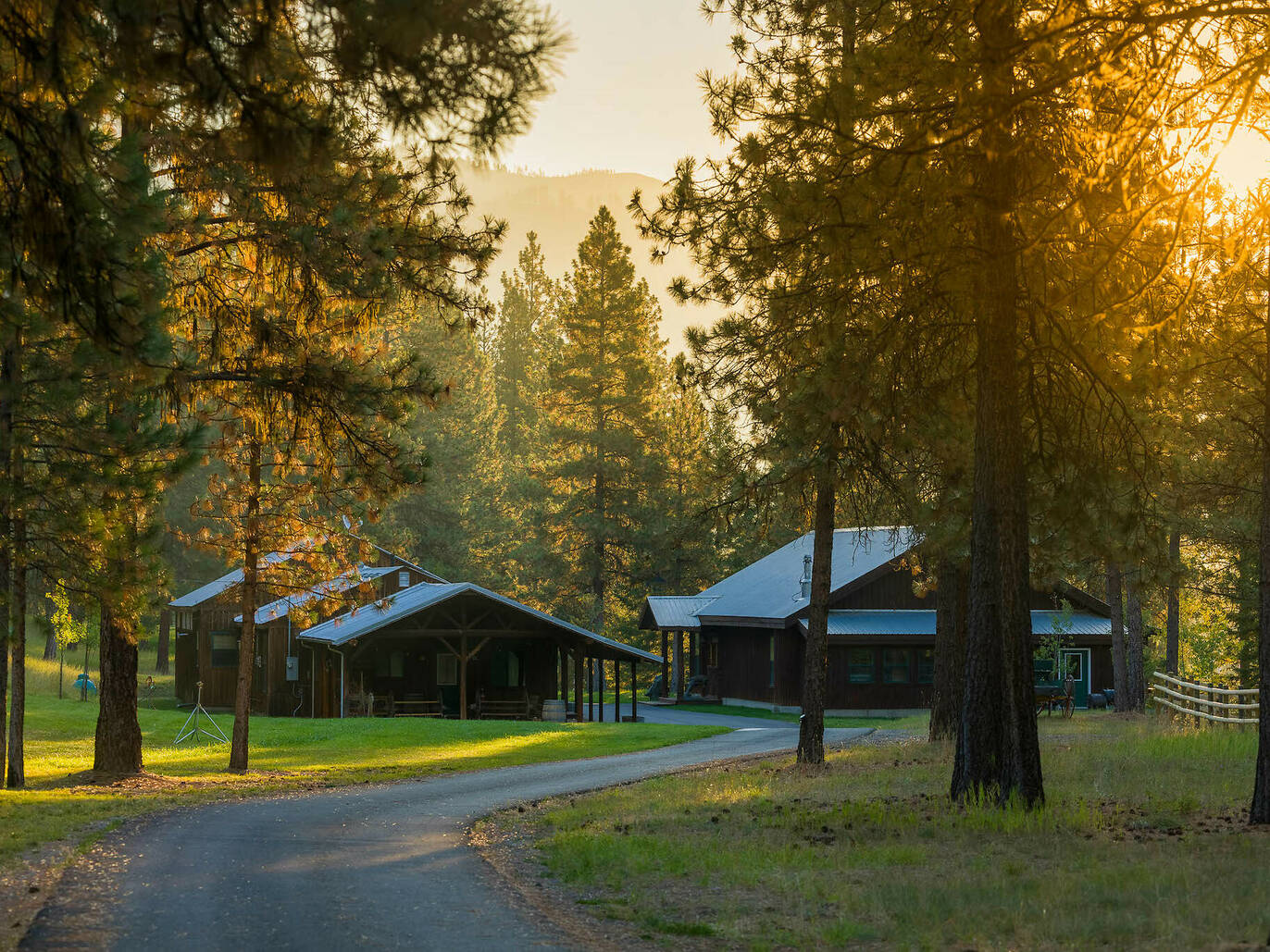 11 Best Dude Ranch/Luxury Ranch Resorts in the U.S.