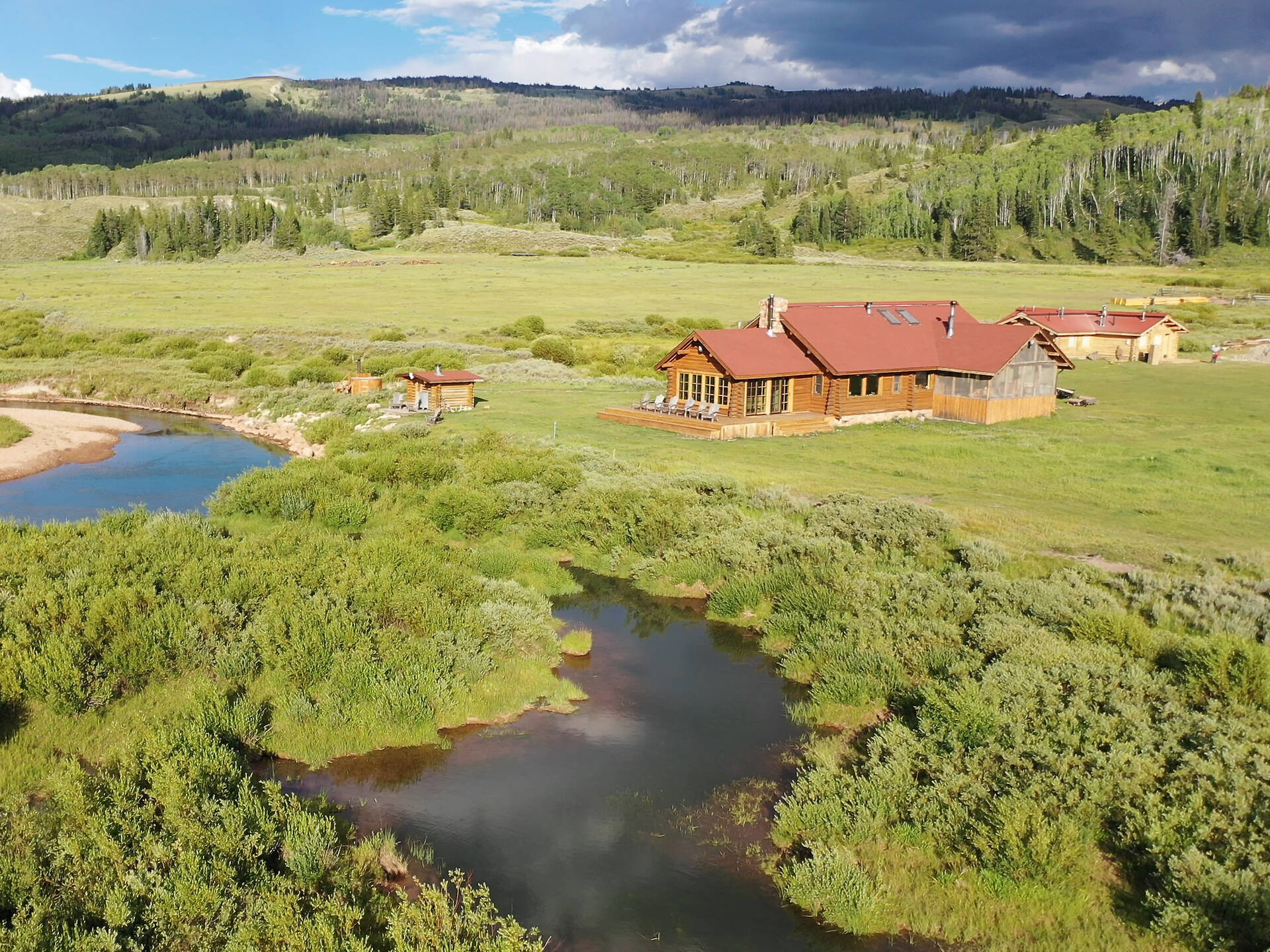 11 Best Dude Ranch/Luxury Ranch Resorts in the U.S.