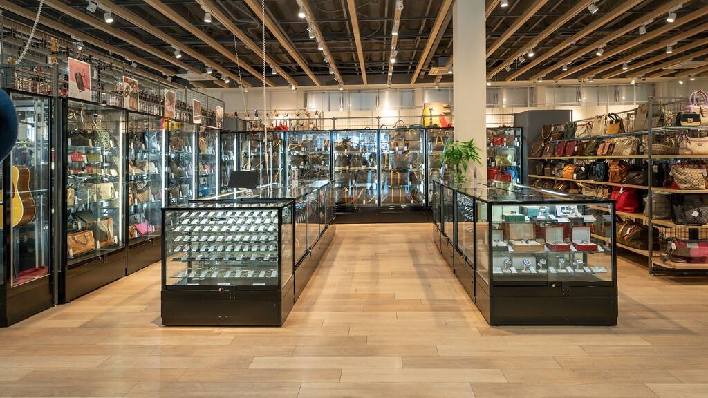 4 best vintage megastores for thrift shopping in and near Tokyo
