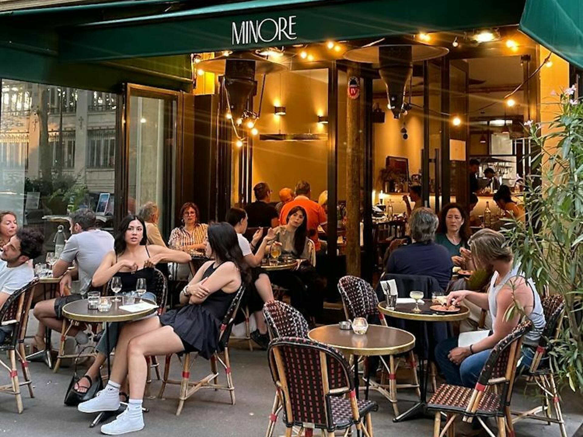 Les meilleures terrasses de bars à Paris | 18 spots au soleil