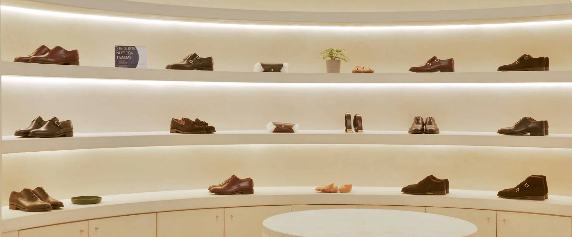 Diplomatic Brand, la marca de zapatos de la que todo el mundo habla