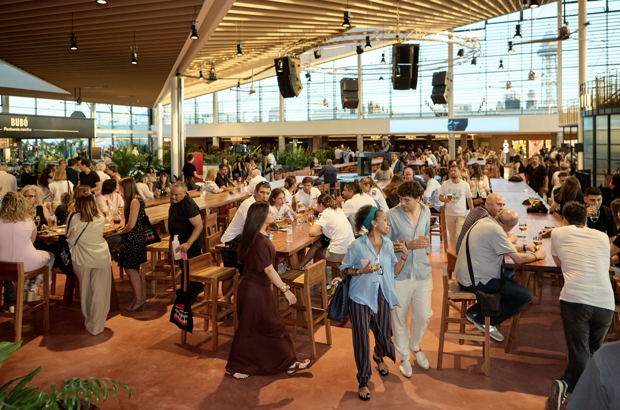 Así es el nuevo Time Out Market que acaba de abrir en Barcelona