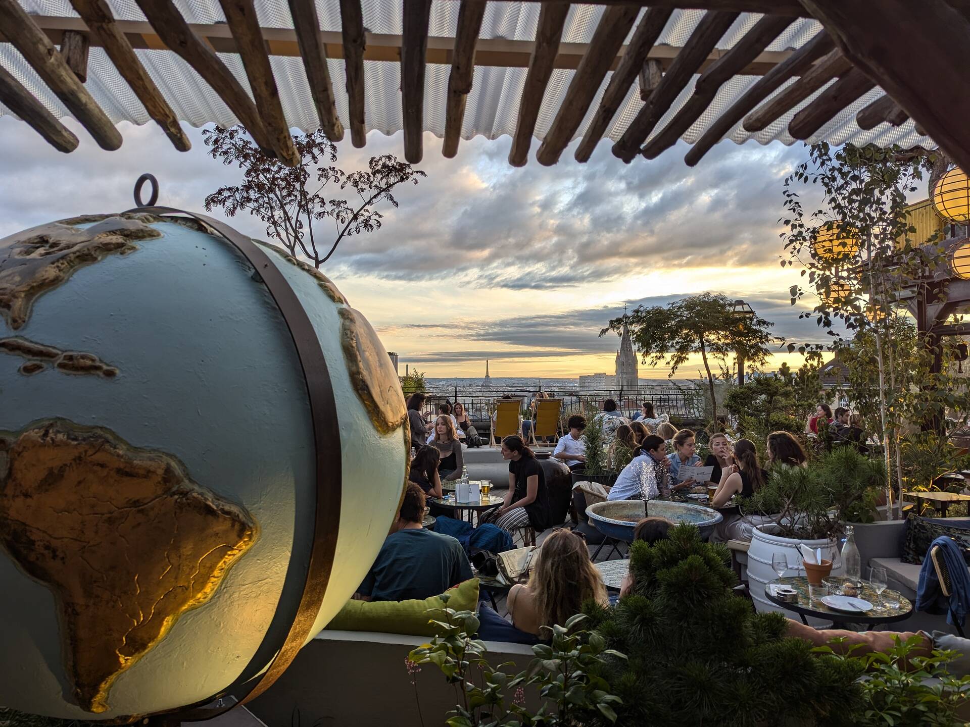 Perfect Rooftop Bars in Paris, For Eiffel Tower Views and More (Updated ...