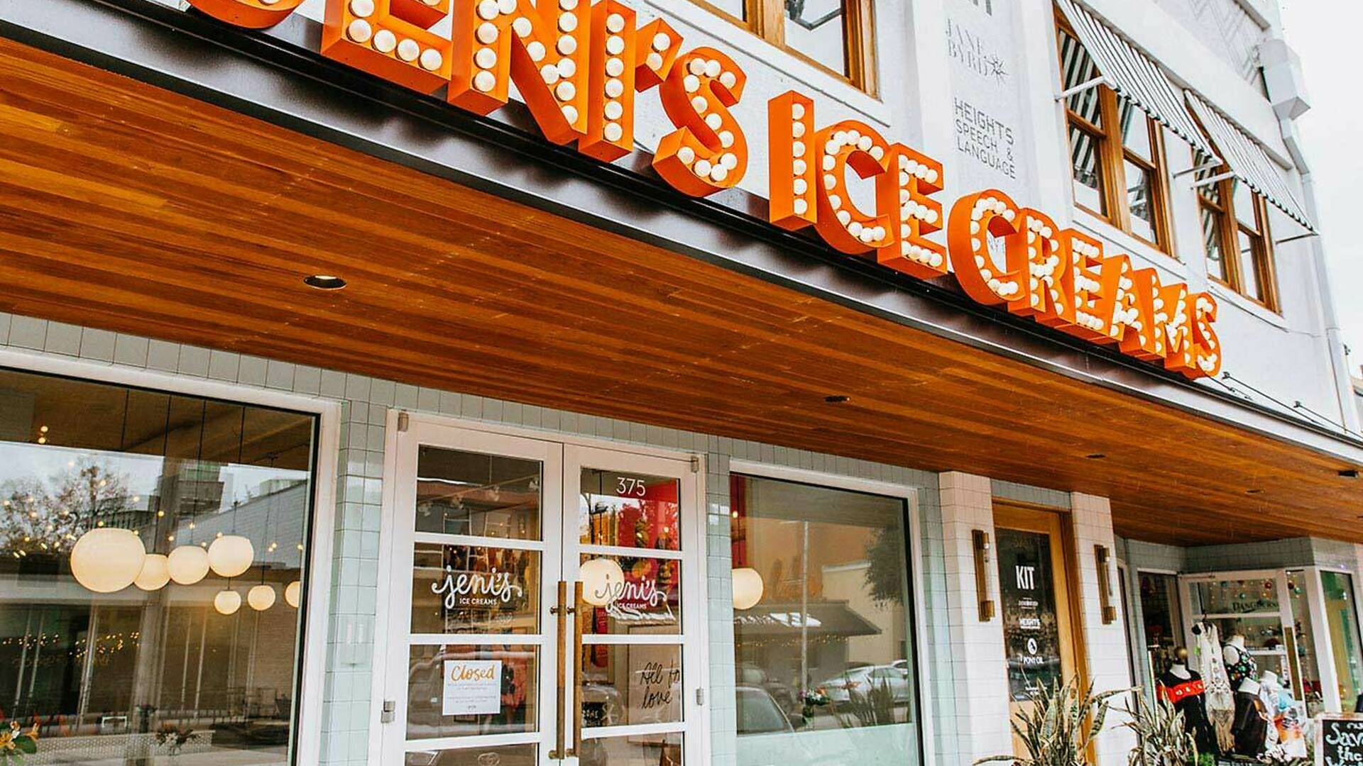 22 Best Ice Cream Shops in the USA to Grab a Scoop