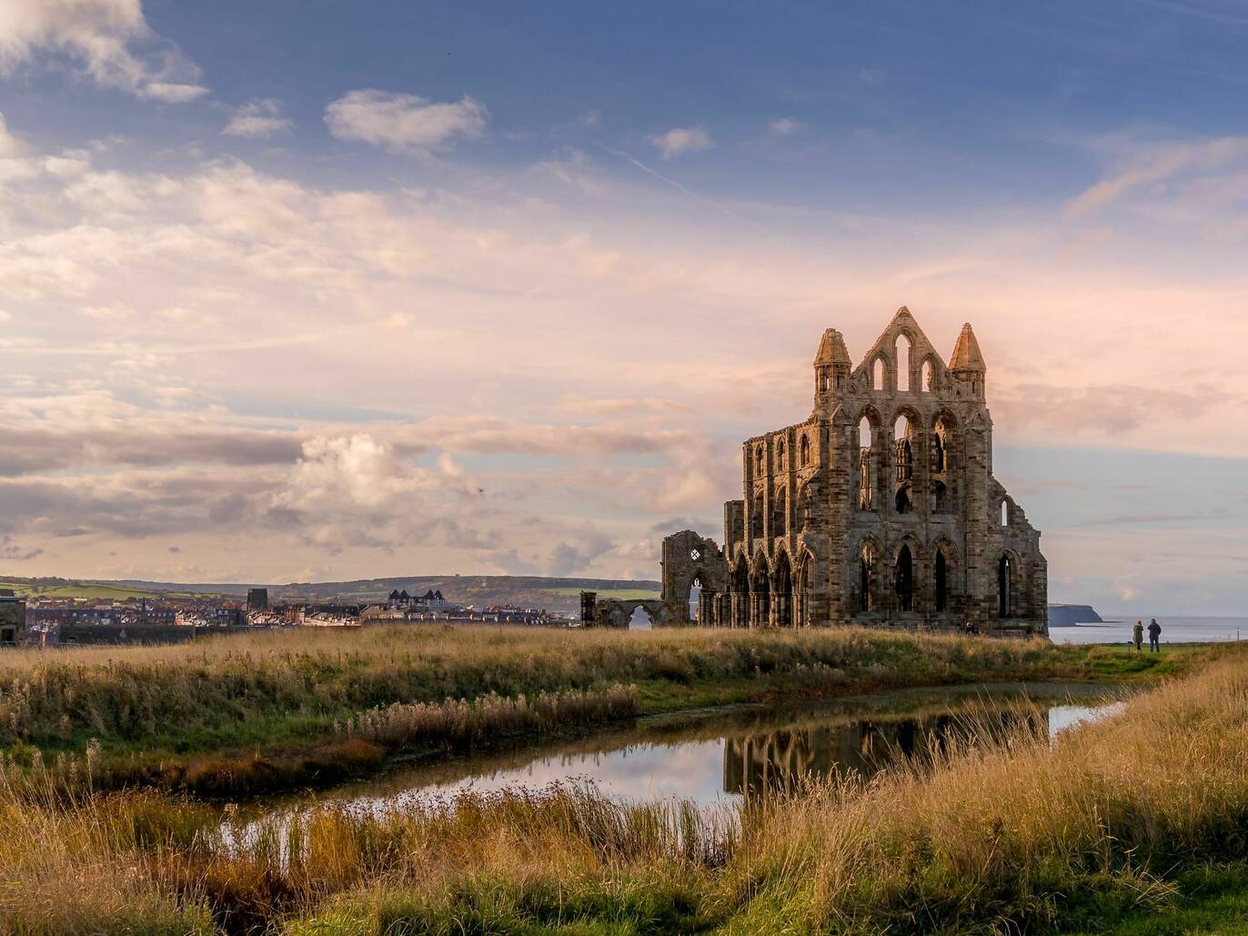 21 Great Things To Do in Whitby For The Ultimate Seaside Weekend