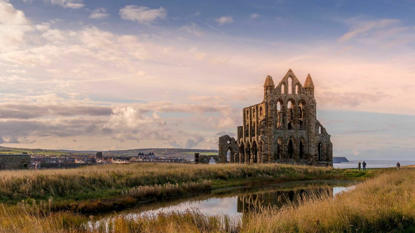 21 Great Things To Do in Whitby For The Ultimate Seaside Weekend