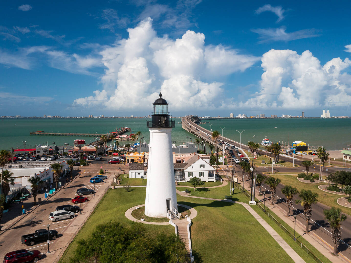 10 Coolest Lighthouses in the U.S. Worth a Visit
