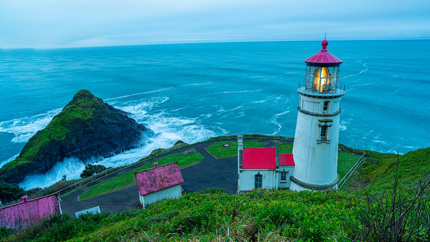 10 Coolest Lighthouses in the U.S. Worth a Visit