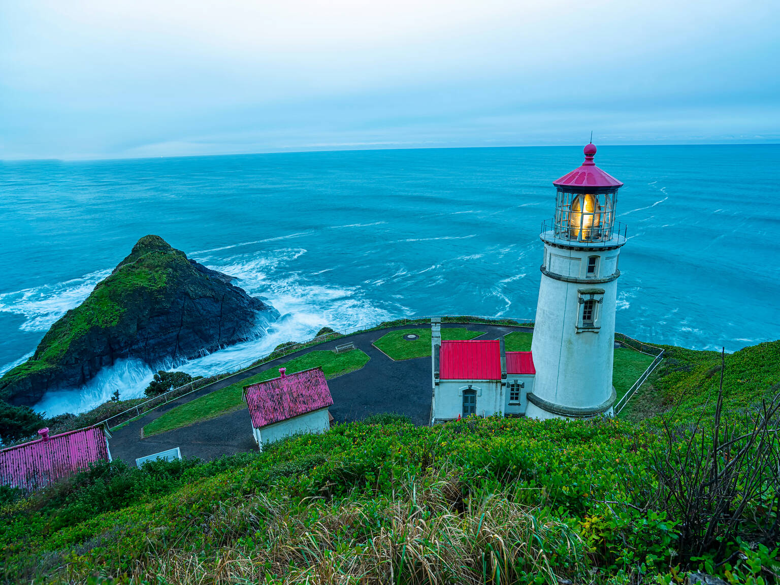 10 Coolest Lighthouses in the U.S. Worth a Visit