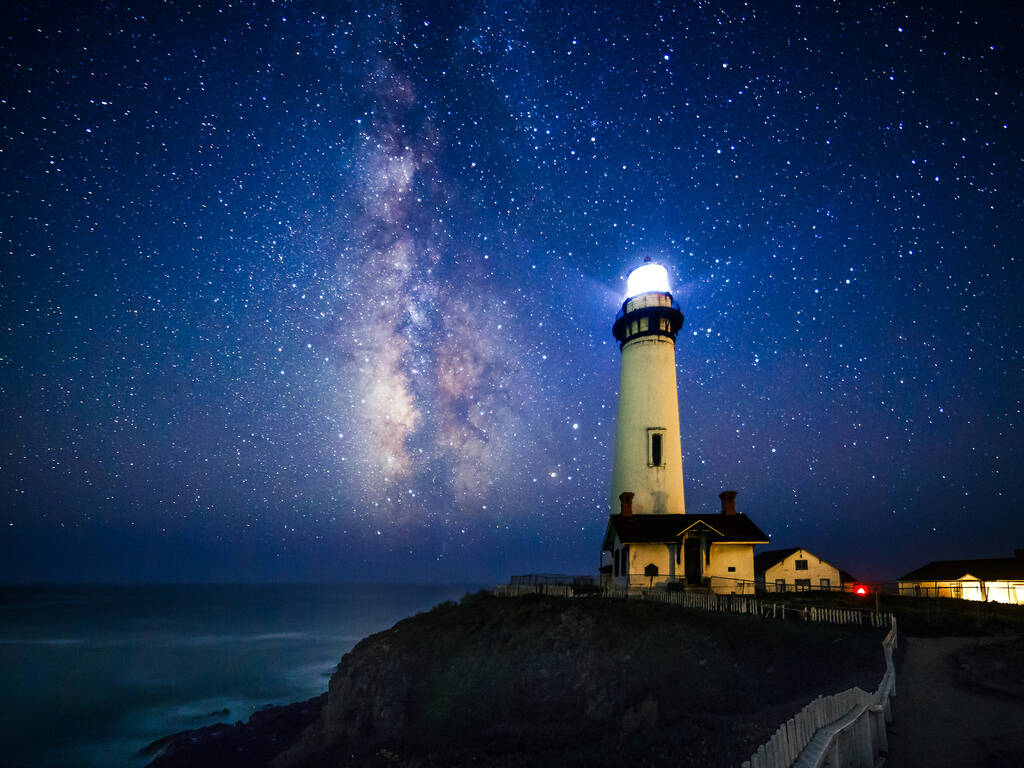 10 Coolest Lighthouses in the U.S. Worth a Visit