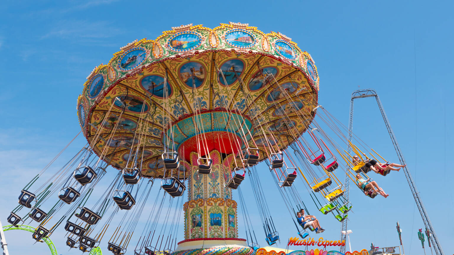 12 Amusement Parks Near NYC Summer Thrills