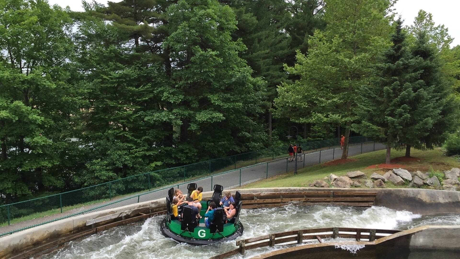 12 Amusement Parks Near NYC Summer Thrills
