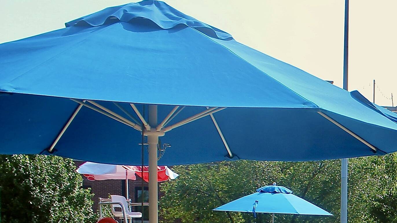 18 Best Pools in Montreal Where You Can Go for a Swim