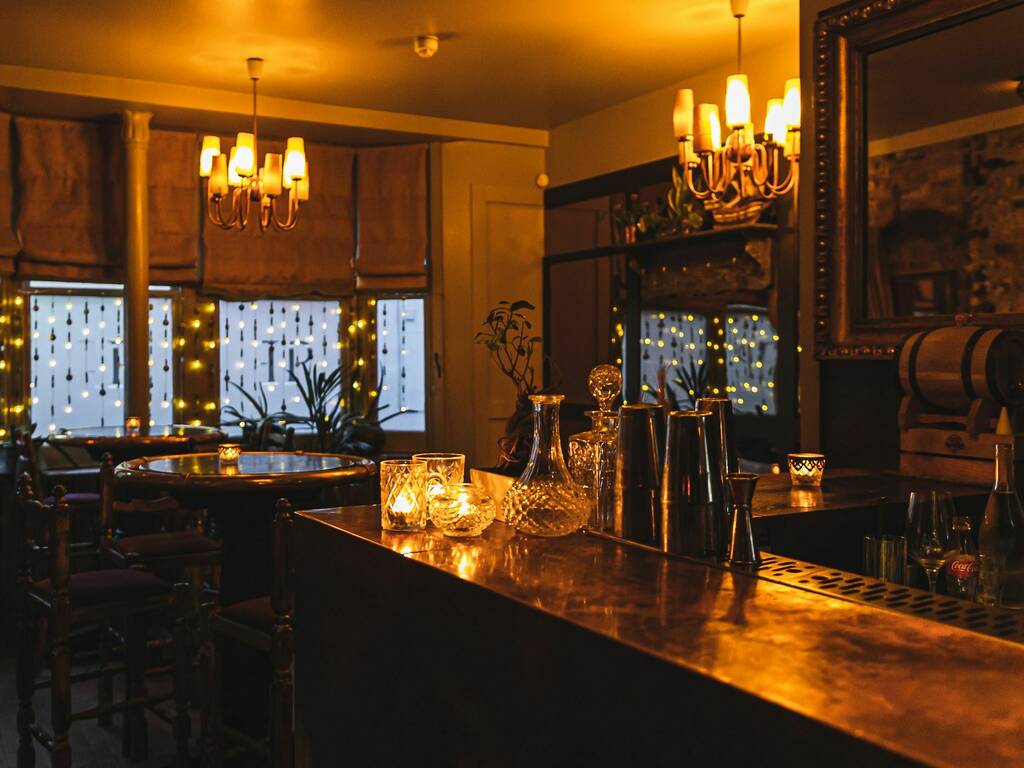 13 Best Bars in Brighton, Picked By A Local