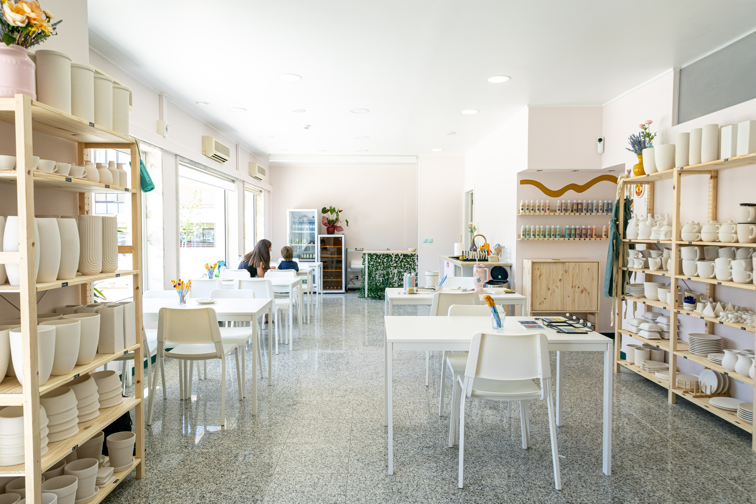 Ceramica Café: Cascais' New Spot Where Drinks Come with Ceramics to Paint