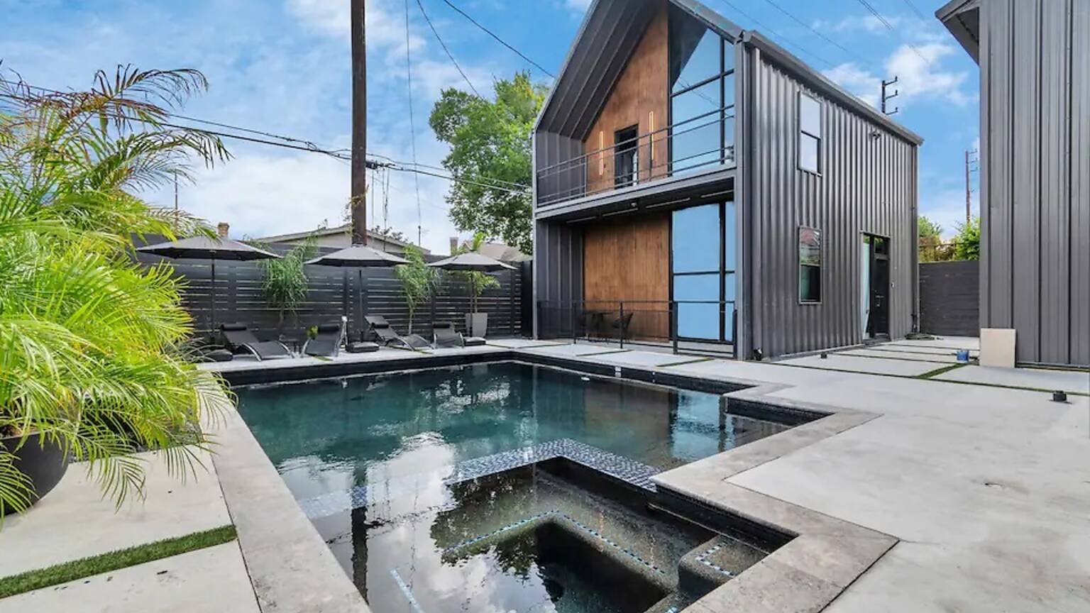 13 Best Airbnbs in Houston for 2025 | Best Houston Airbnb Homes