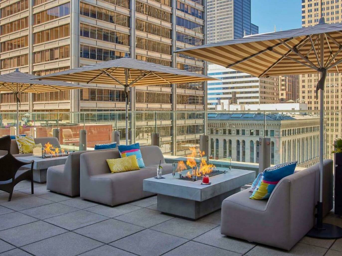 17 Best Downtown Chicago Hotels in The Loop