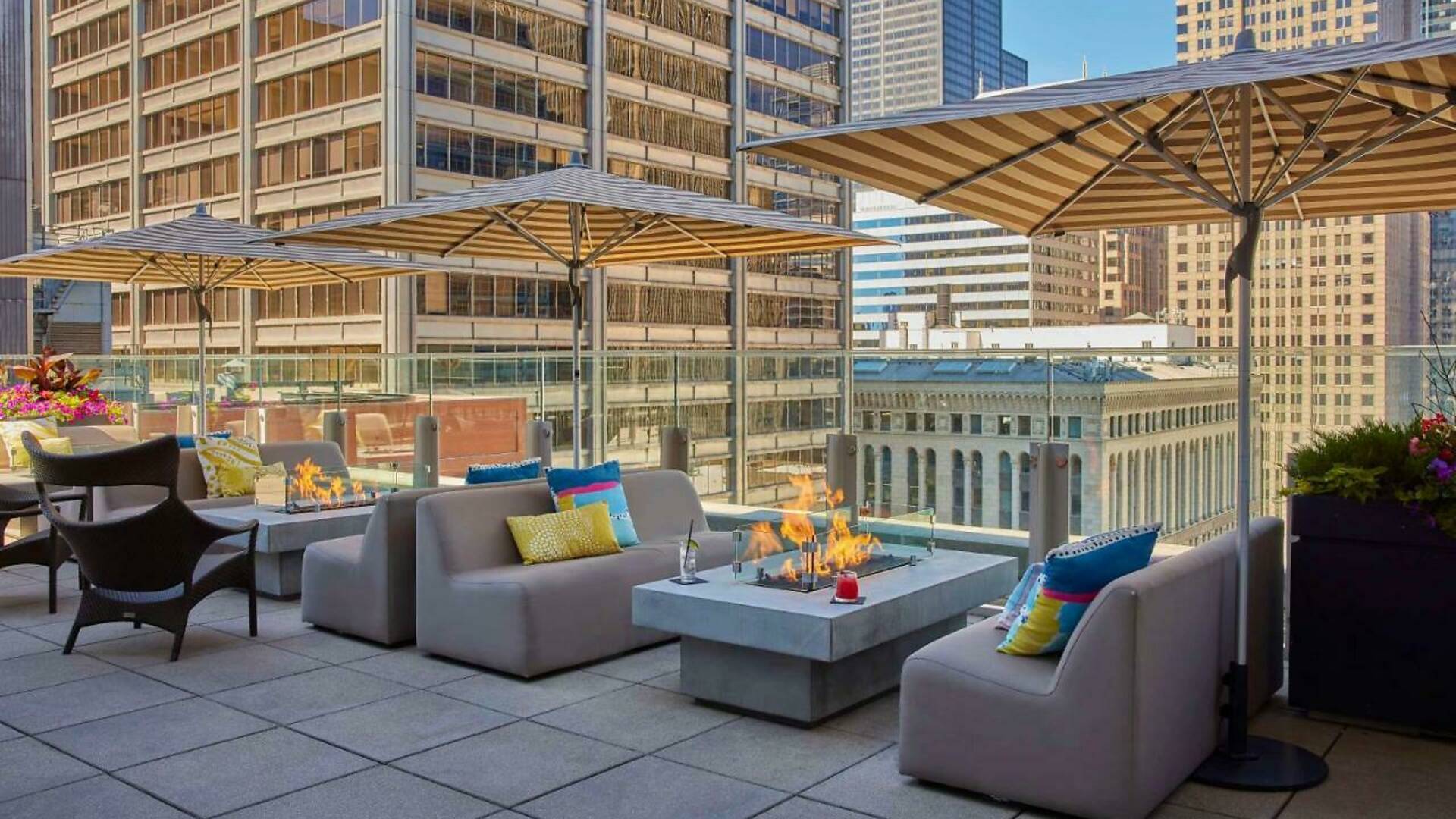 17 Best Downtown Chicago Hotels in The Loop