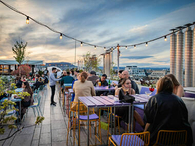 Best Bars in Budapest Guide: Unique Pubs, Rooftops And More (Updated 2025)