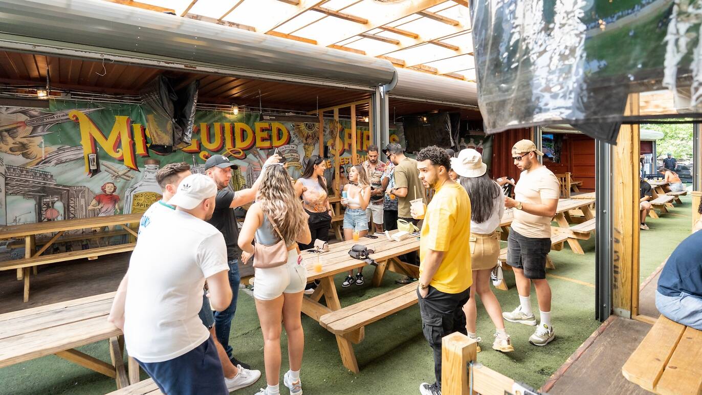 12 Best Sports Bars in NYC to Watch a Game With a Beer and Grub