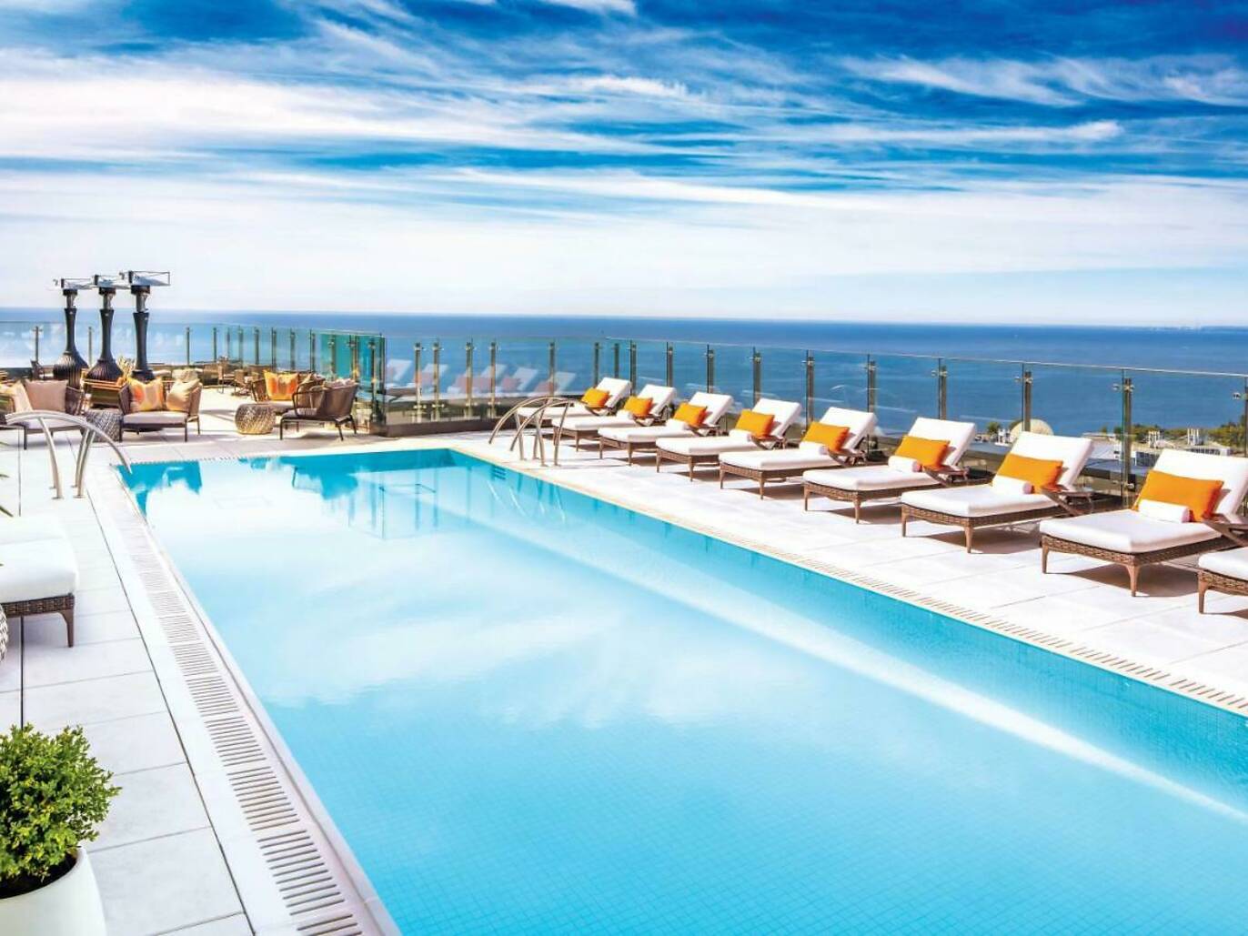 17 Best Hotels in Toronto, Canada for 2025