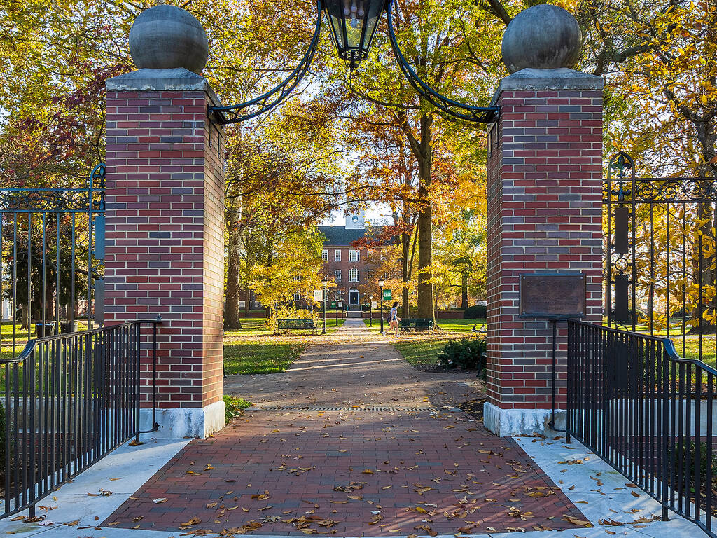 19 Most Haunted Places in America For Daring Ghost Hunters