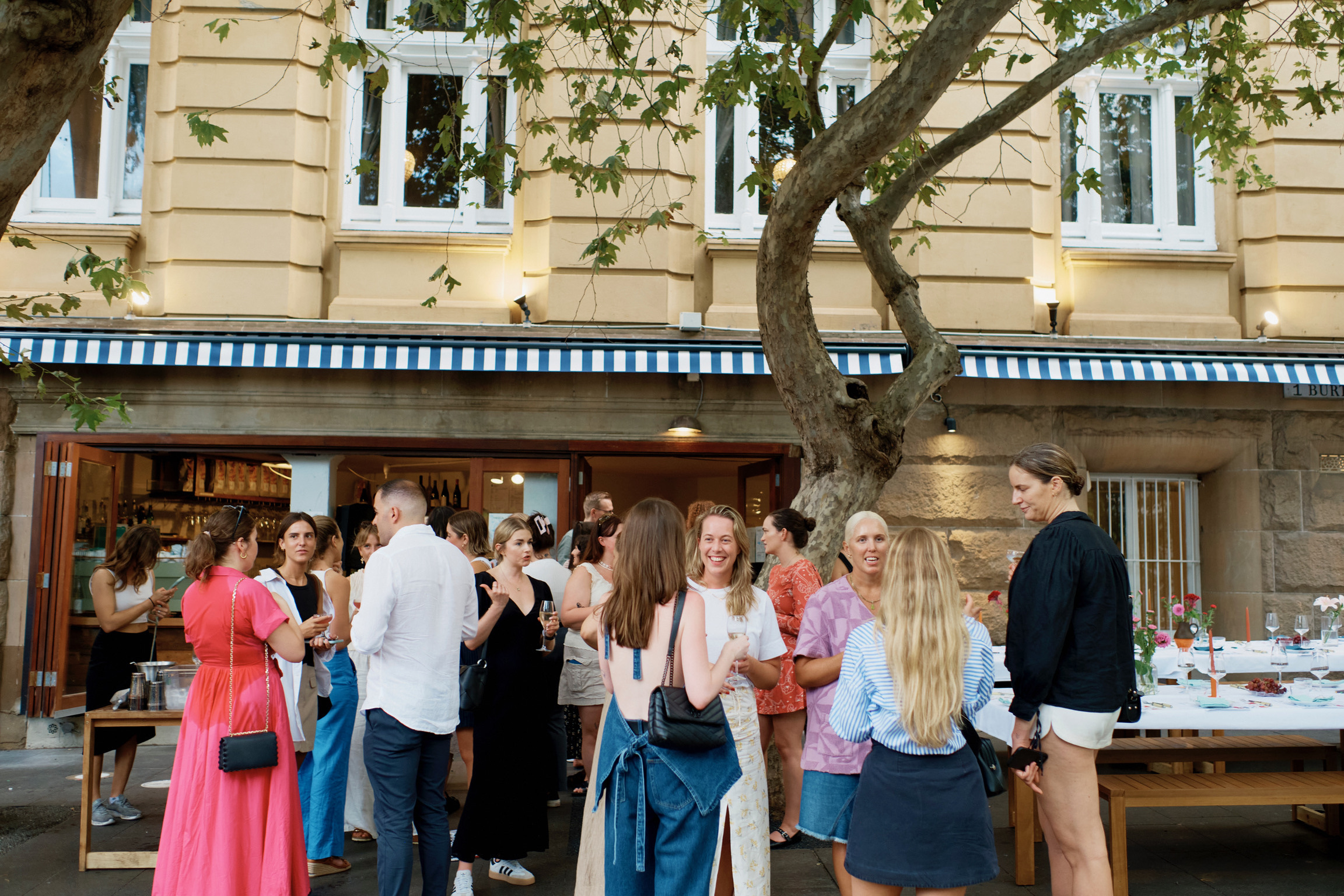 Theeca Darlinghurst | Café by day, wine and vinyl bar by night