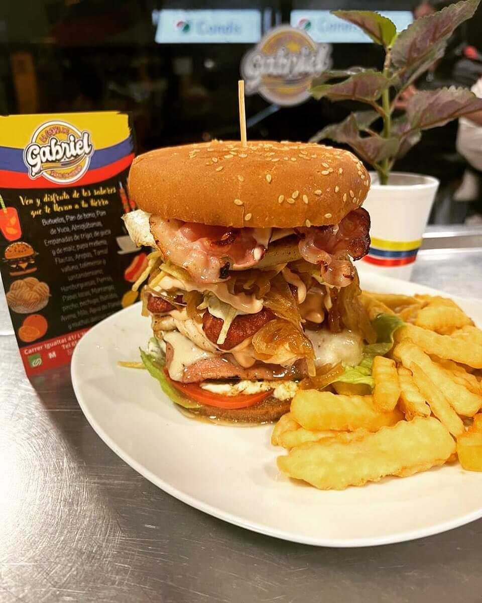 La cocina de Gabriel, mig restaurant mig local de fast food colombià a ...