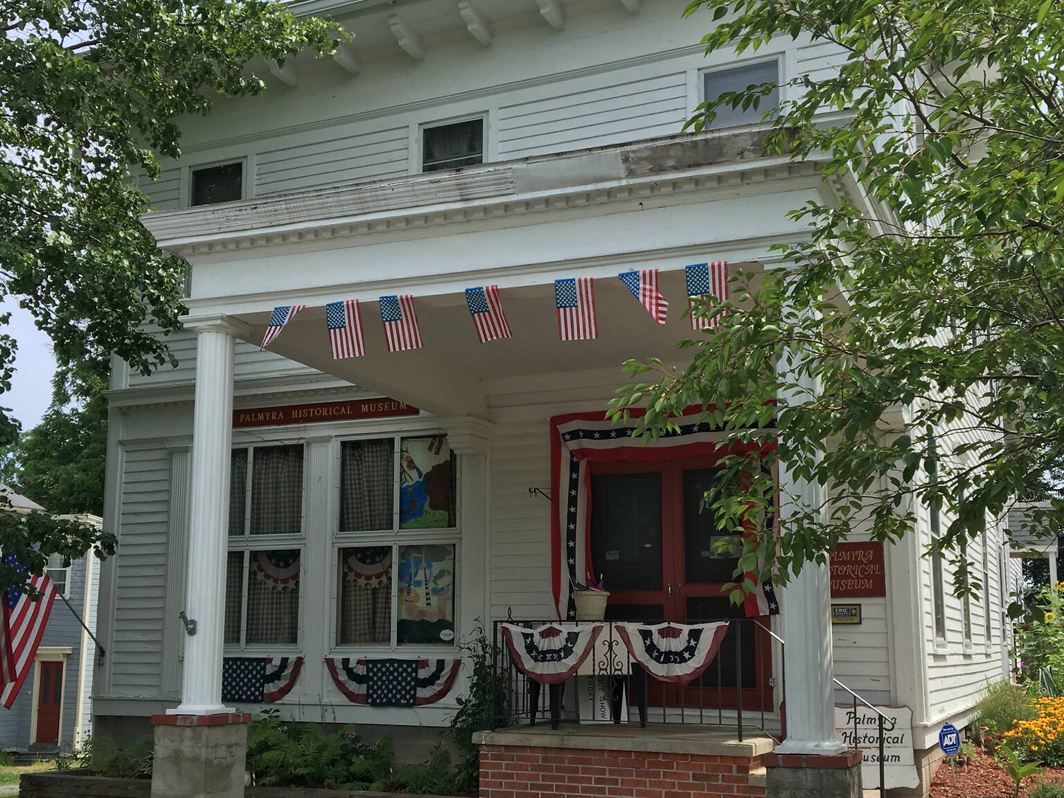 21 Most Haunted Places in New York State for Spooky Season