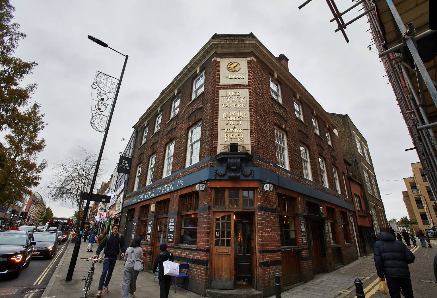 13 Best Pubs in Hackney For East London Boozing