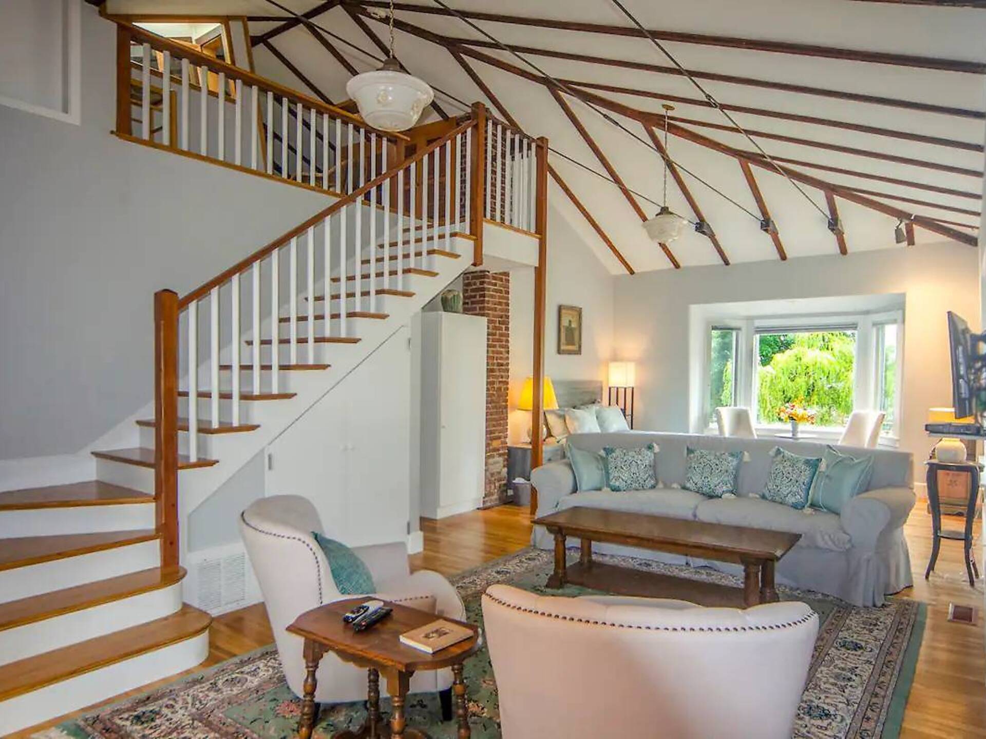 15 Best Airbnbs in Boston | Best Vacation Homes to Book in Boston
