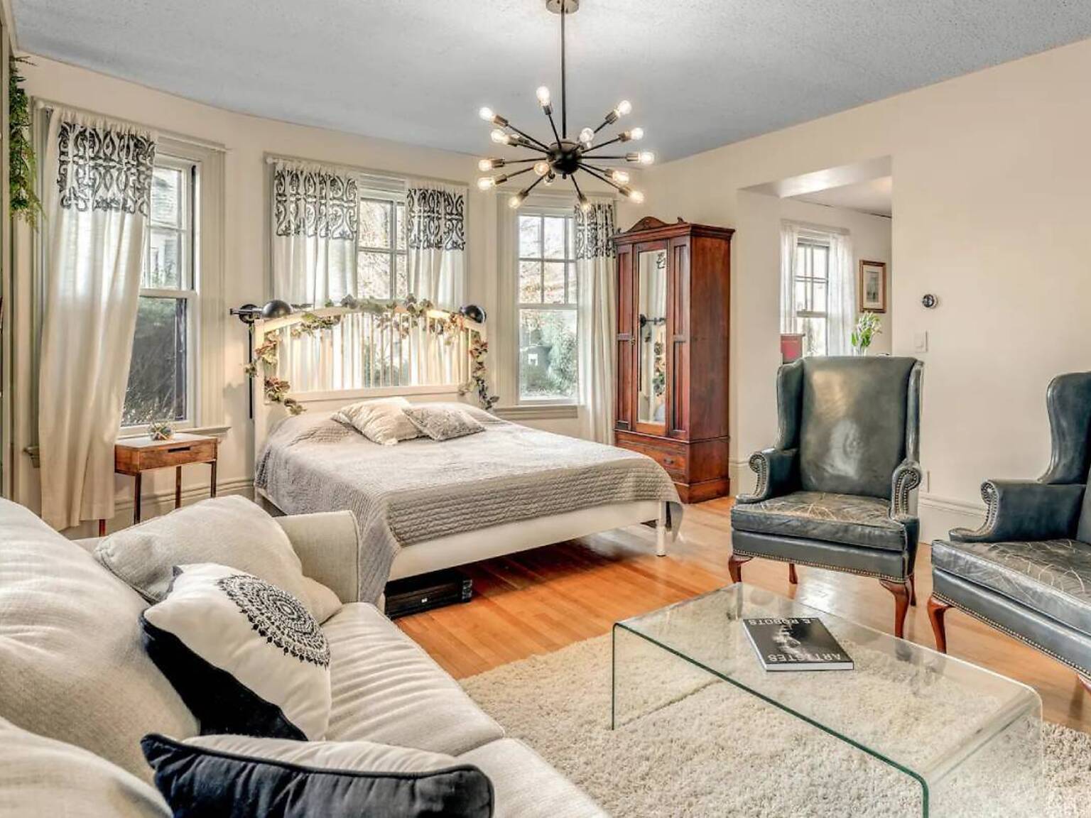15 Best Airbnbs in Boston | Best Vacation Homes to Book in Boston