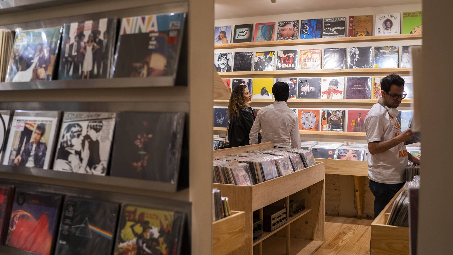 Shhh: el listening bar que debes conocer si la música es tu pasión