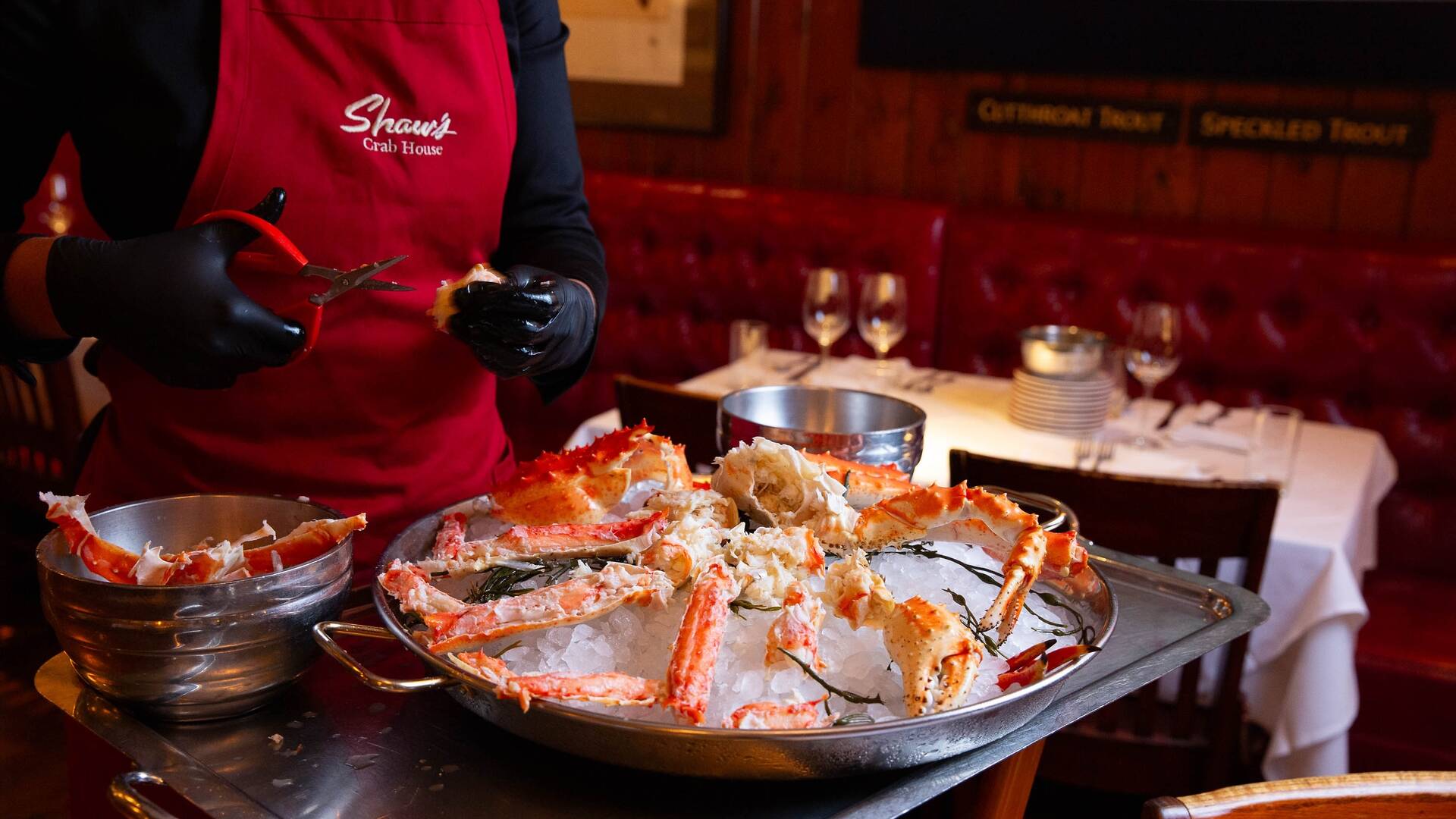 18 Best Restaurants Open for Thanksgiving Dinner in Chicago 2024