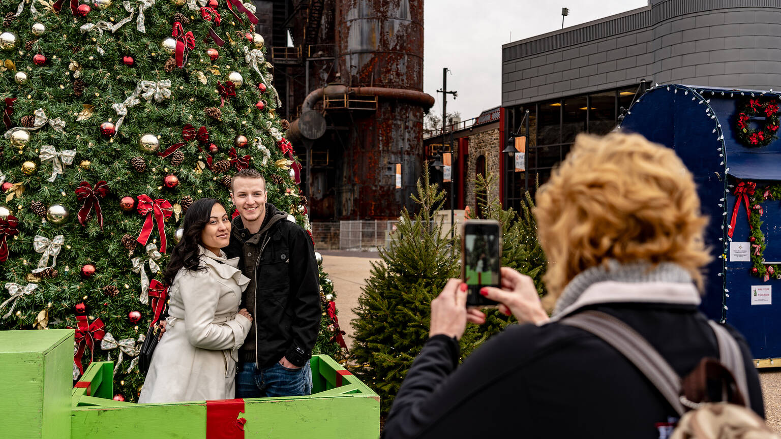 18 Best Christmas Cities in the USA to Visit for the Holidays