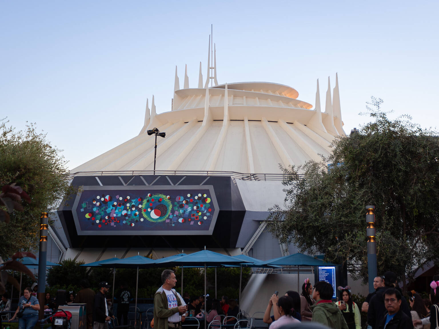 25 Disneyland Rides That You Need to Go On, Ranked
