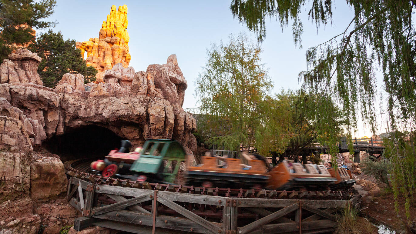 25 Disneyland Rides That You Need to Go On, Ranked