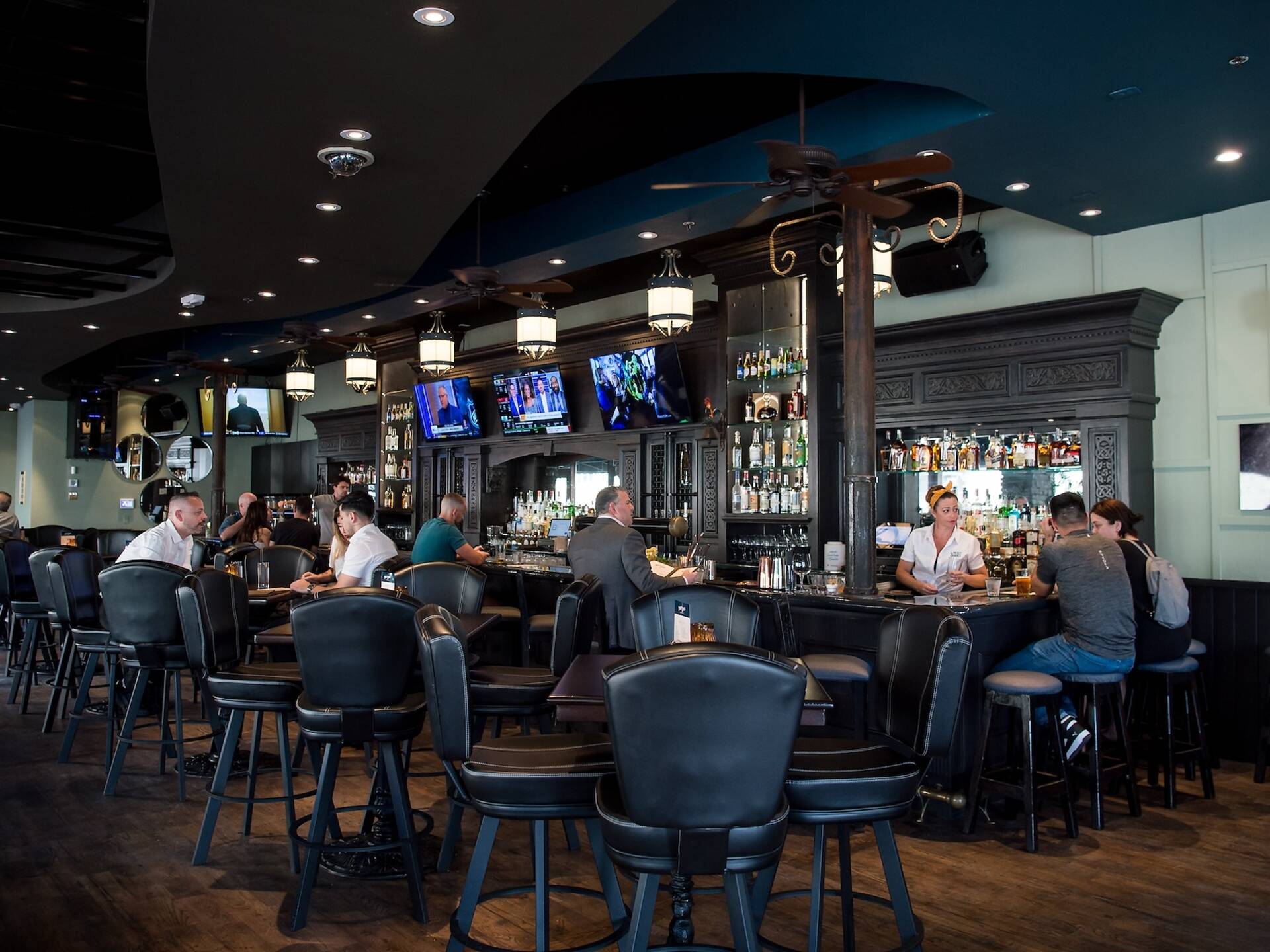 16 Best Sports Bars in Miami to Party and Cheer on Your Team