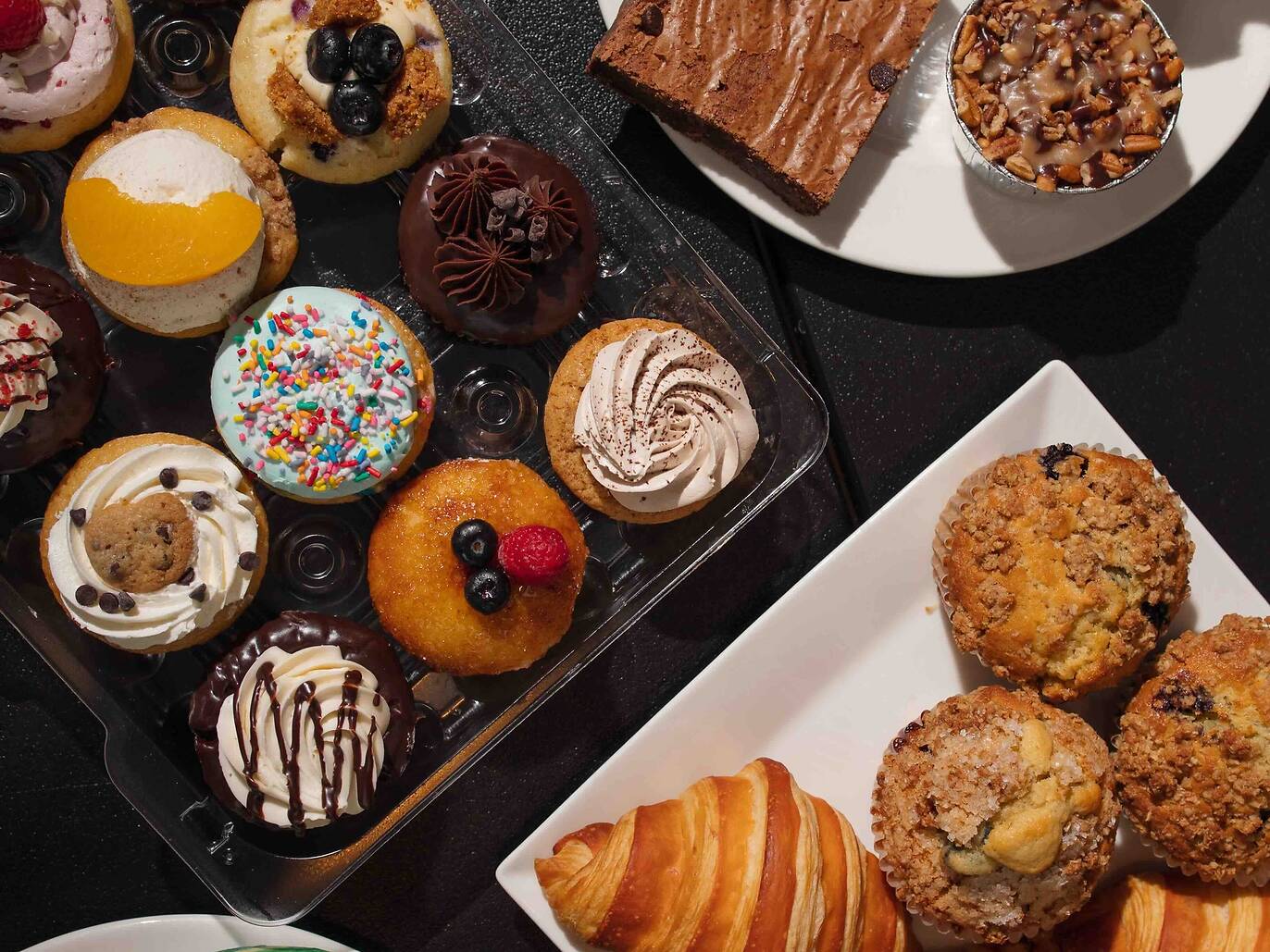 35 Amazing Bakeries in Chicago for Cakes, Pastries and Coffee