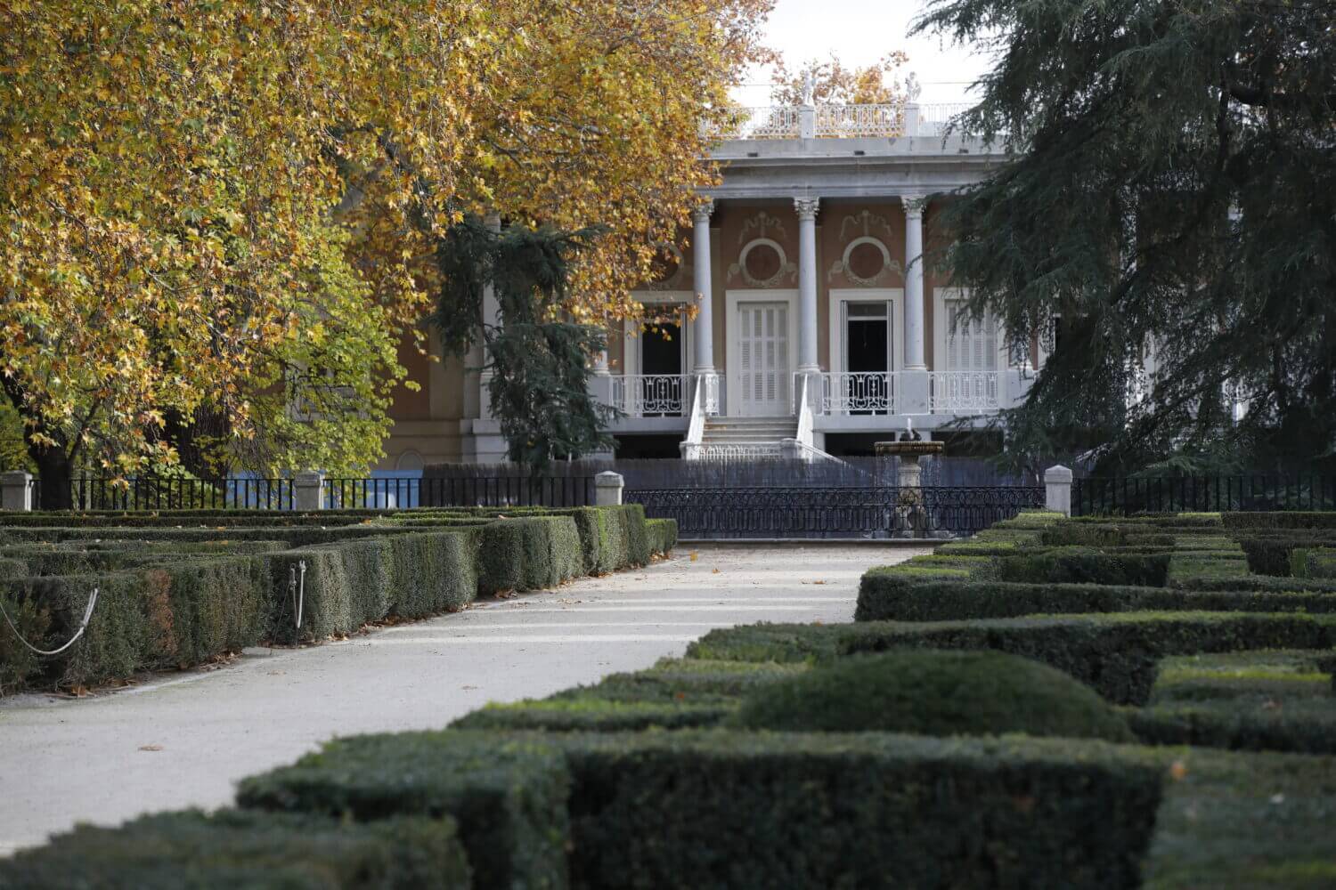 El jardín El Capricho abre sus puertas entre semana para celebrar su 50 ...