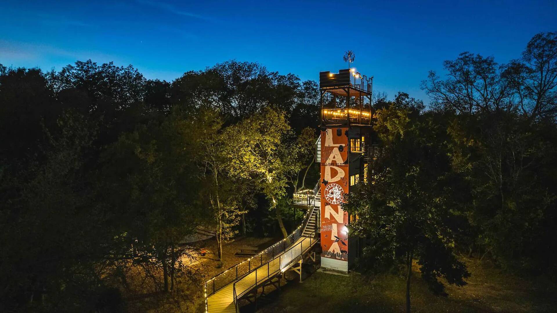 The 14 Best Treehouse Airbnbs in Dallas for 2024