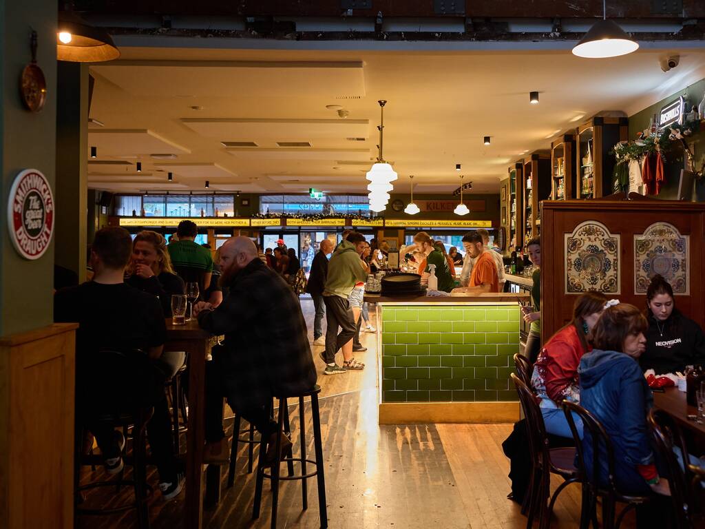 The 10 Best Pubs In Perth [Updated 2025]