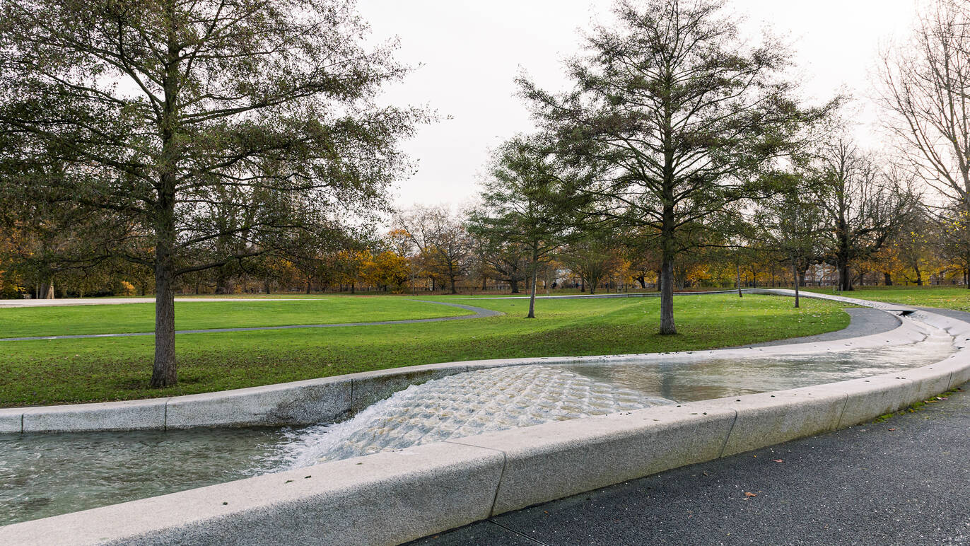 Really Pretty Walks Around London | 10 Pretty London Walking Routes