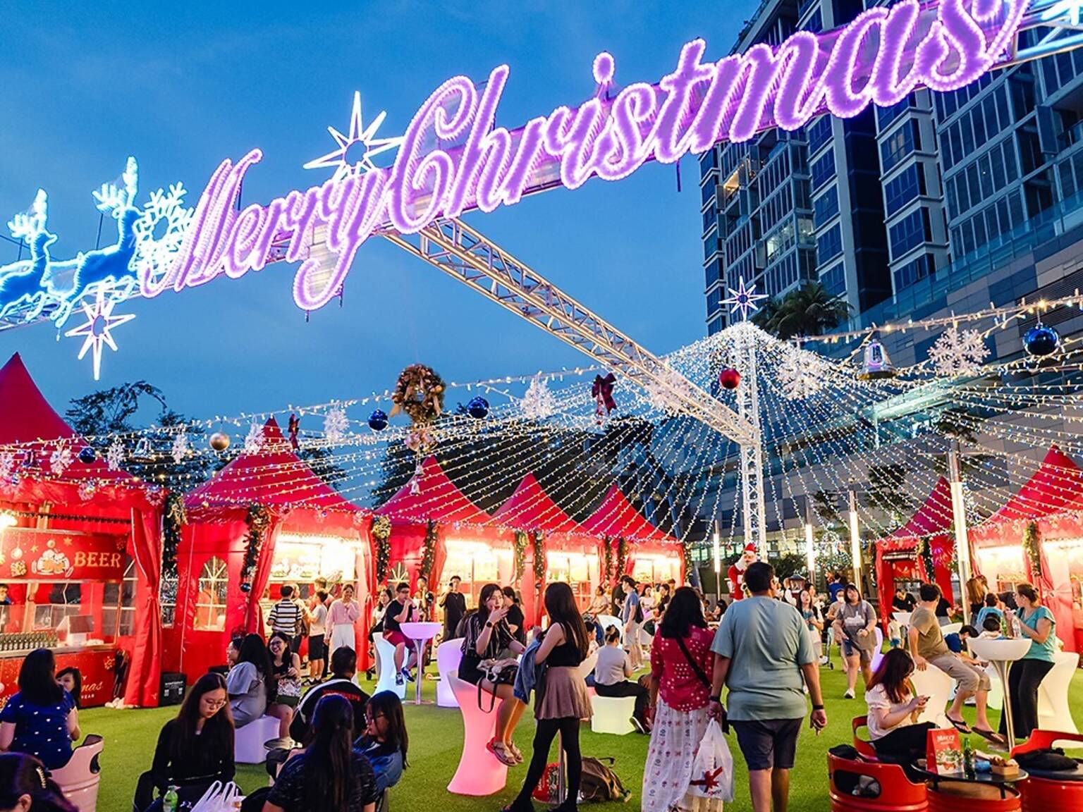 7 Best Places To See Christmas Lights And Decorations In Singapore