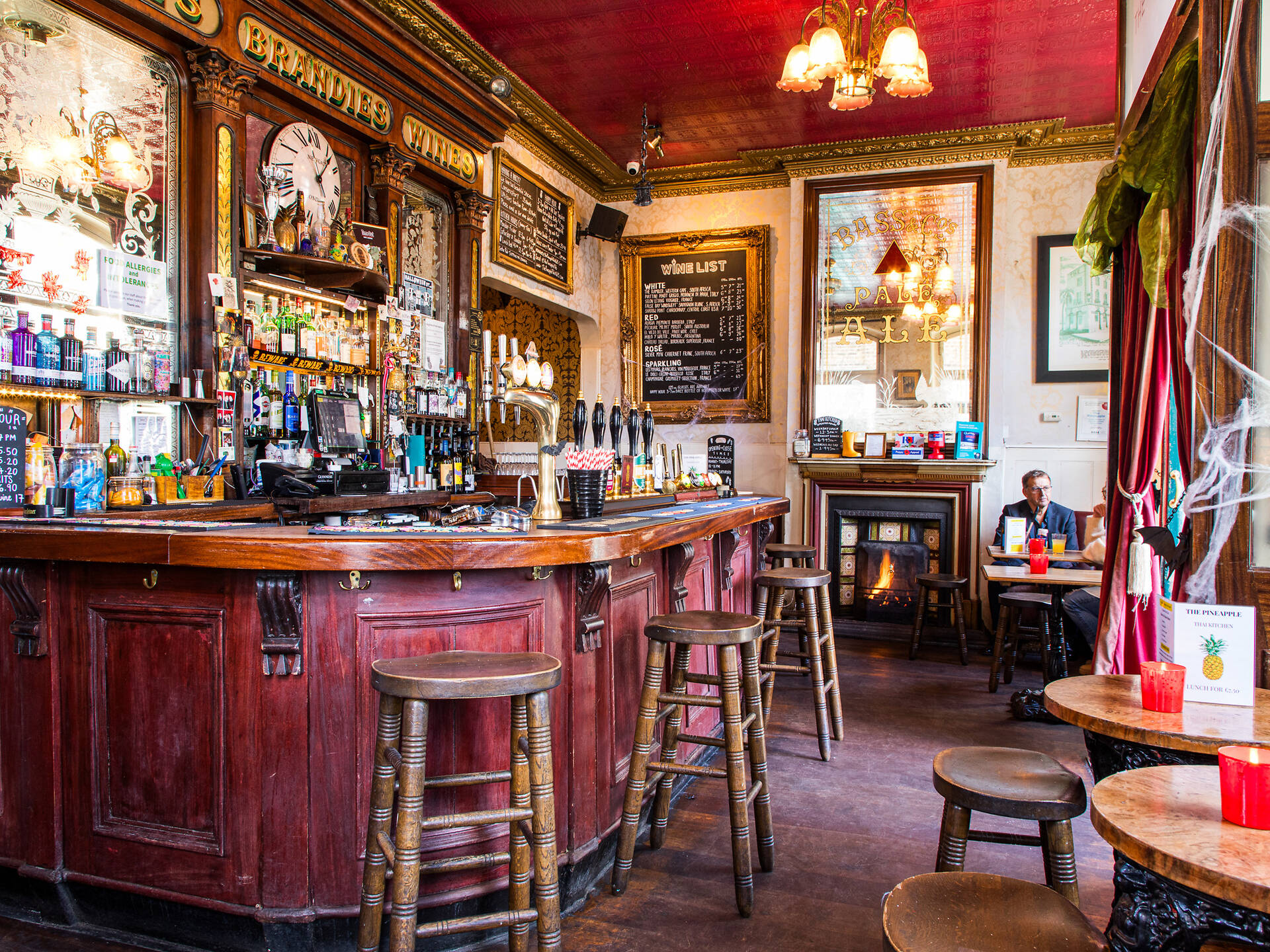 16 Ridiculously Cosy Pubs in London