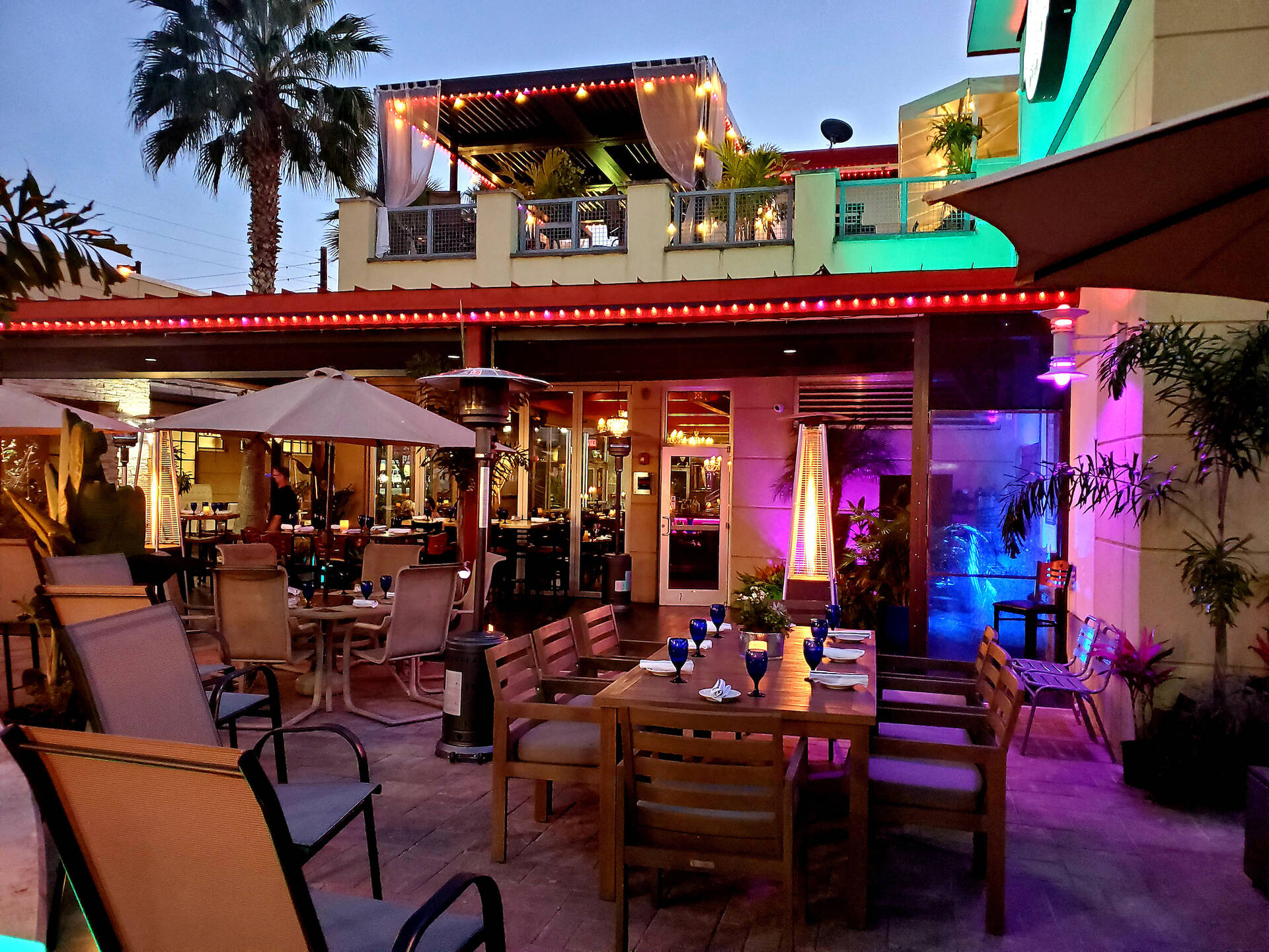 14 Best Happy Hours in Orlando for Discounted Drinks and Bites