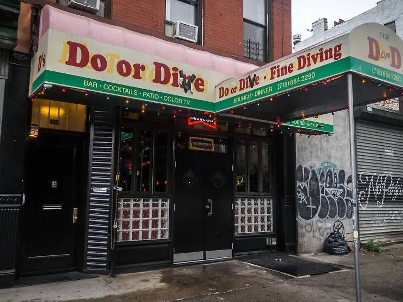 12 Cheap Bars in NYC To Try Tonight